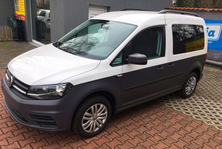 VW Caddy in matt Anthrazit metallic – K'folia – Perfekte Farbe ohne Lack